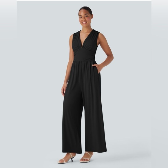 HALARA | Pants & Jumpsuits | Halara Softlyzero Airy V Neck Sleeveless ...